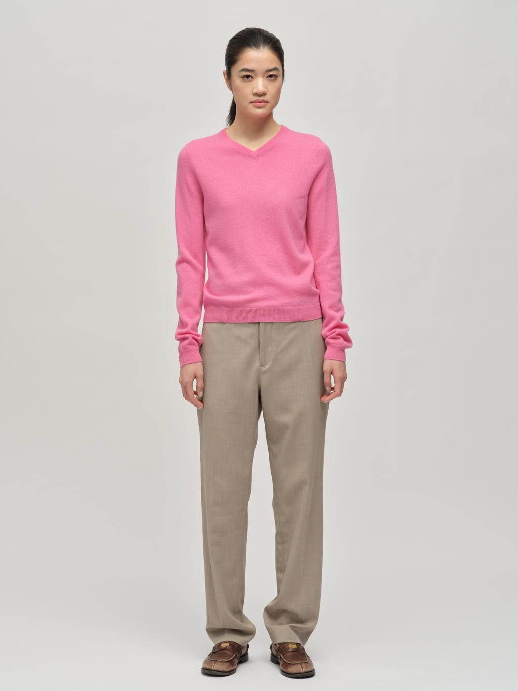 Women's Fitted 90s V-Neck Sweater in Pink Cashmere – People's Republic ...